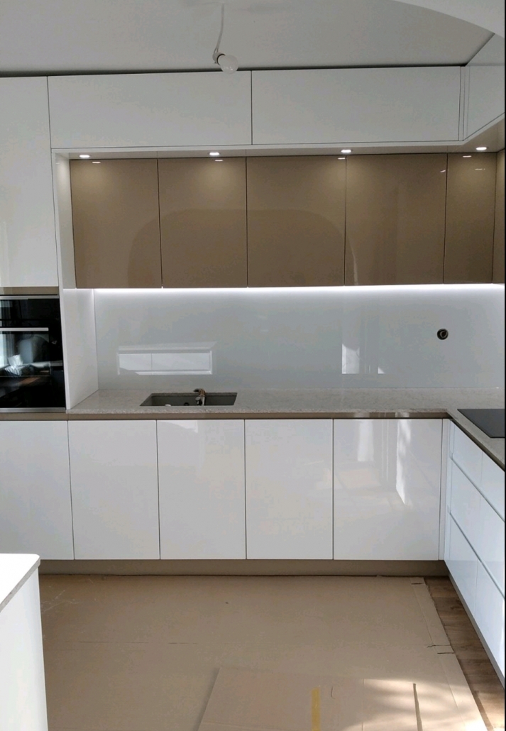 Едноцветни закалени стъкла по RAL - Glass Studio